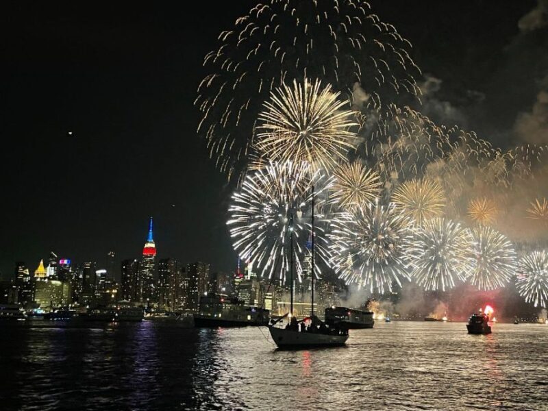 NYC: July 4th Fireworks Cruise with Gourmet Hors Doeuvres - FAQ