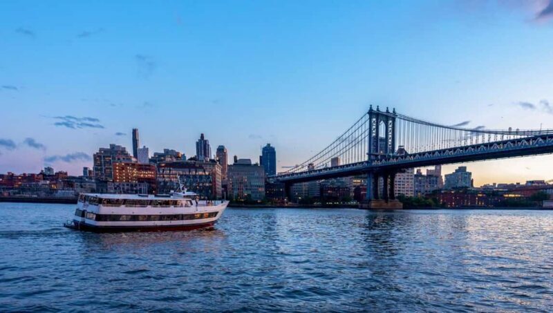 NYC: Manhattan Skyline Dining Cruise - Who Would Love This Experience?