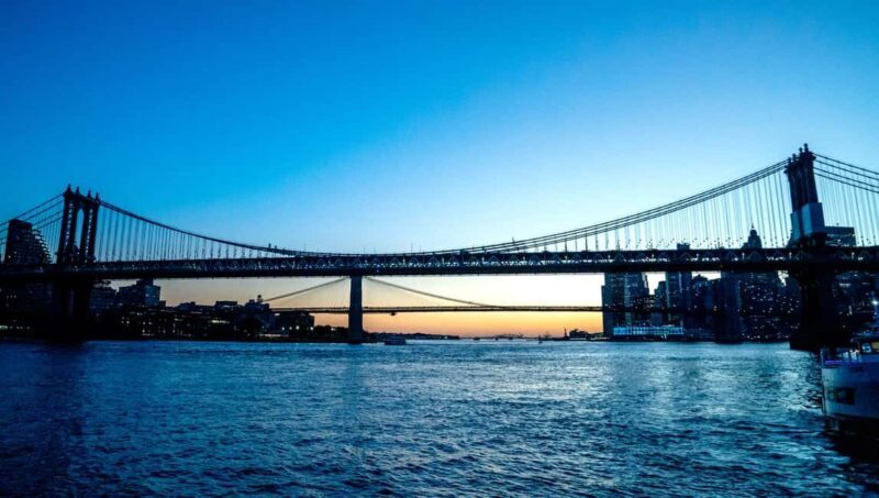 NYC: Manhattan Skyline Dining Cruise - FAQ
