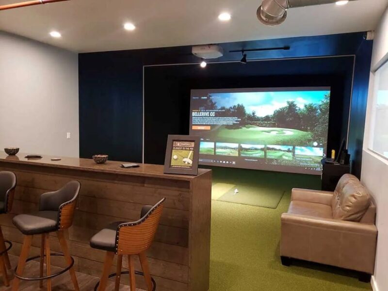 NYC Midtown: VR Golf Experience with Pizza and Beer - Key Points