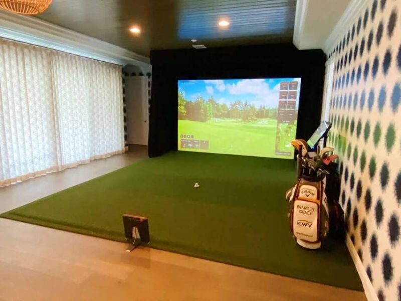 NYC Midtown: VR Golf Experience with Pizza and Beer - The Experience at a Glance