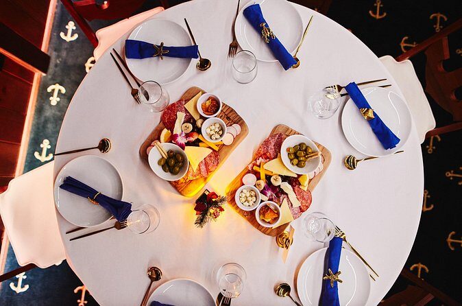 NYC New Year's Eve Dinner on Luxury Yacht with Open Bar - FAQs