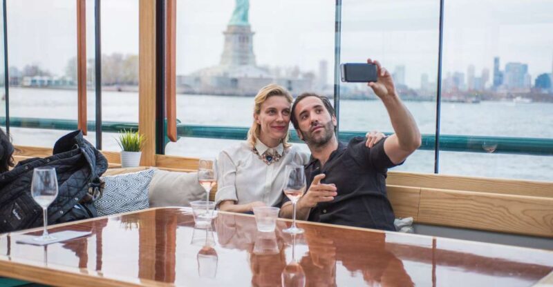 NYC: Romantic Valentine's Day Champagne Cruise - Key Points