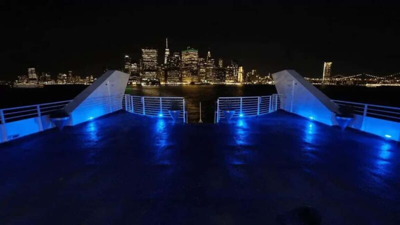 NYC: Timeless Yacht New Year's Eve Celebration - Key Points