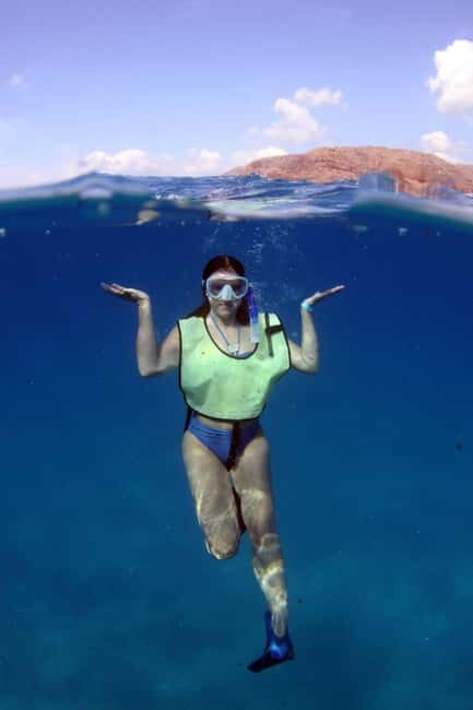 Oahu: Snorkeling & Dolphin Watch Cruise w/ Luau Style Buffet - What Makes This Tour Stand Out