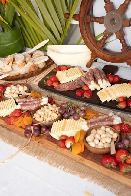 Oahu: Waikiki Sunset Cruise With Live Music Entertainment - Saturday Night: The Ultimate Ocean Party