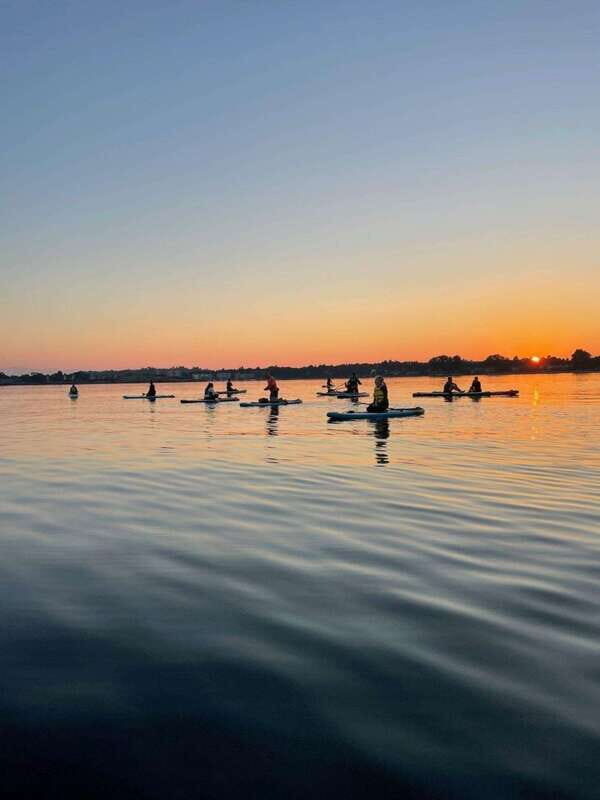 Oak Bay: Full Moon Paddle Experience - A Calm, Guided Paddle in a Peaceful Marine Setting