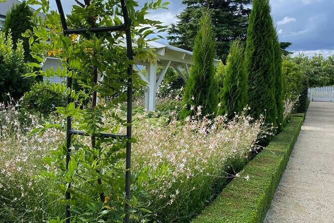 Oasis Cottage Gardens and Floristry Studio in Oxford, NZ - Key Points