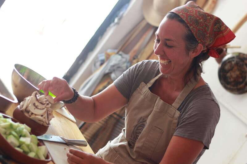 Oaxaca: Oaxacan Mole Workshop with a Traditional Cook - Who Should Book This Experience?