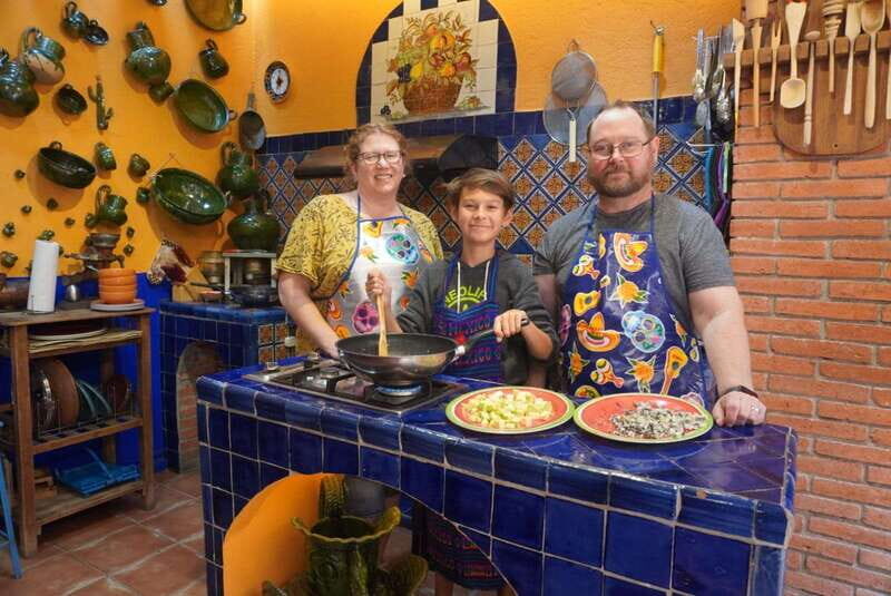 Oaxaca: Traditional Oaxacan Cooking Class with Market Visit - Key Points