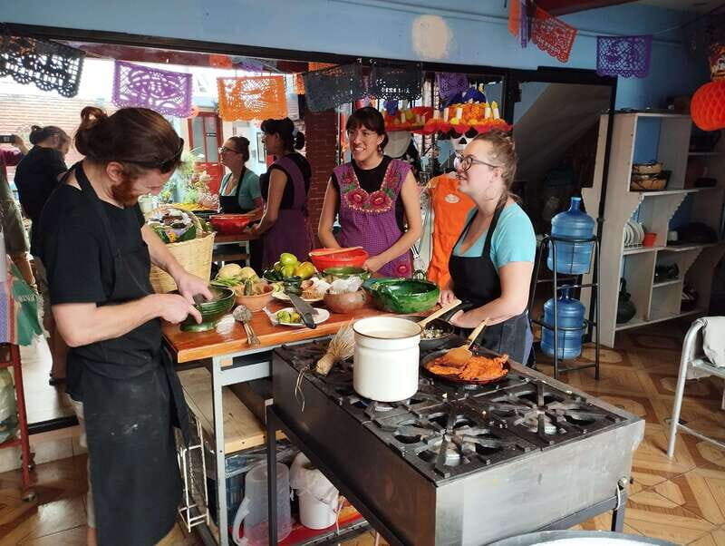 Oaxaca: Traditional Oaxacan Food Cooking Class - Key Points