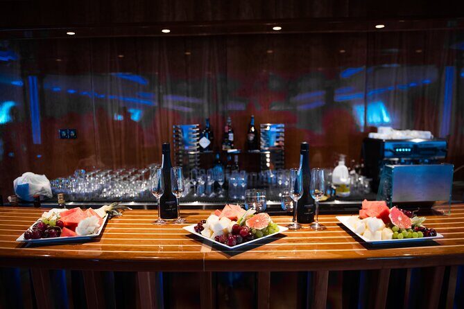 Ocean Vision: Show & Dance Night with buffet, open bar & transfer - FAQs