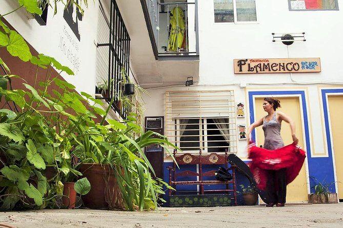 Off the Beaten Path: Seville Urban Walking Tour - Starting Point and First Impressions