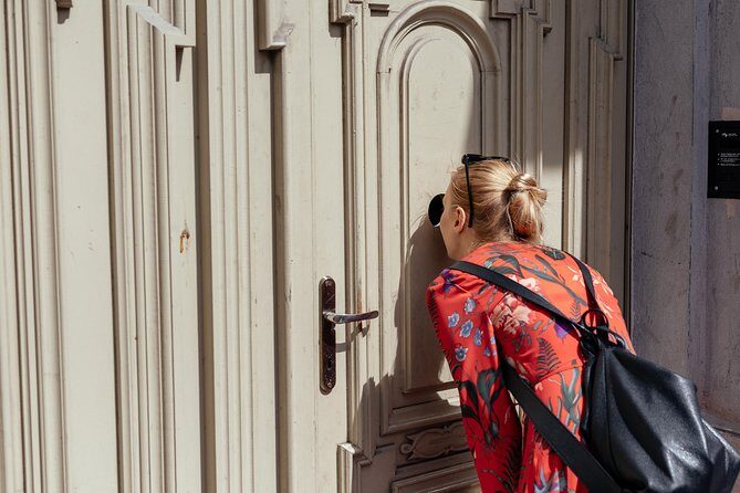 Off the Beaten Track in Warsaw: Private City Tour - Exploring Warsaw’s Hidden Side: A Closer Look