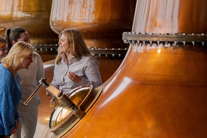 Official Guided Distillery Tour and Whisky Tasting near Edinburgh - A Deep Dive into the Whisky Experience