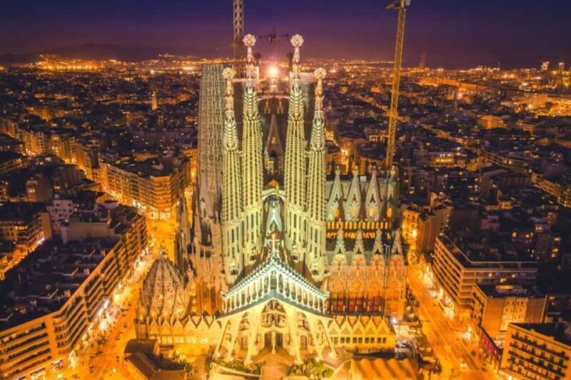 Official Sagrada Familia Guided Tour with Tower Access - Key Points