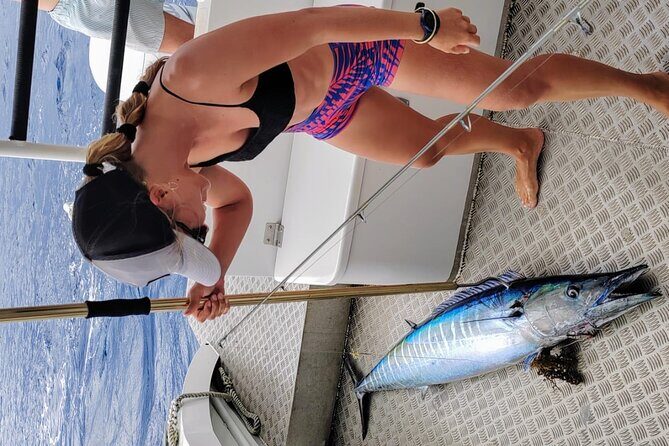 Offshore fishing around the Teahupo'o wave - Pricing and Value