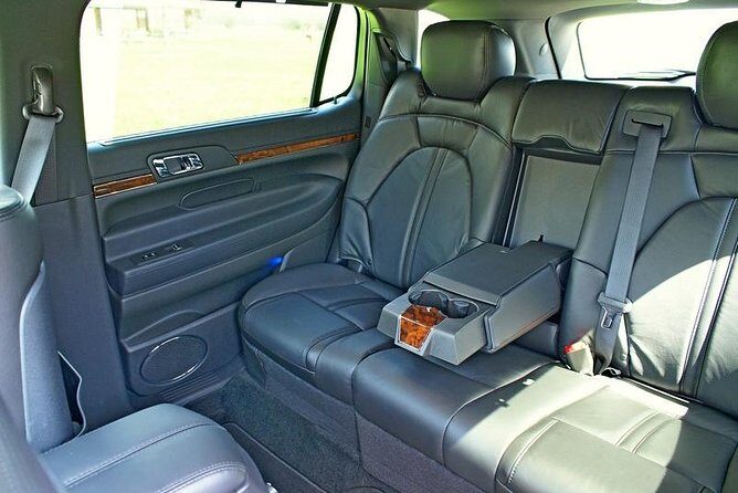 O'Hare Airport Transfer to Chicago, Sedan, Curbside - Top Rated - Who Would Benefit Most?