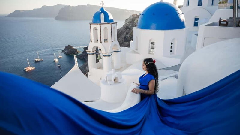 Oía: Santorini Professional Photoshoot with Edited Photos - A Deep Dive into the Experience  