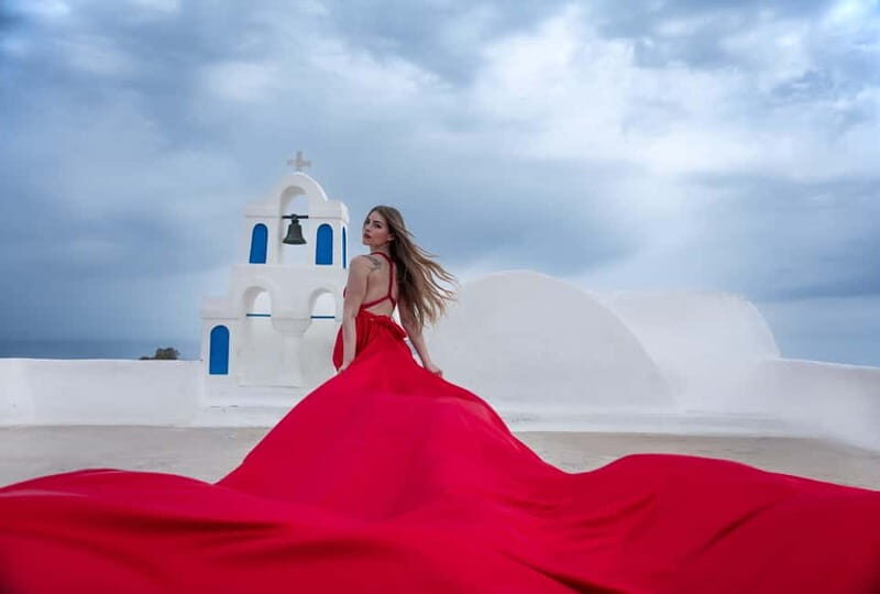 Oía: Santorini Professional Photoshoot with Edited Photos - Authentic Experiences from Reviewers  