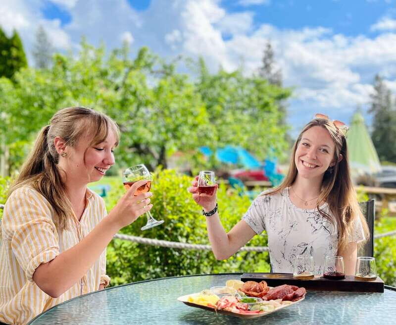 Okanagan Bee Tour, Wine Tasting and Lunch at Kelowna Winery - Authentic Reviews and Insights
