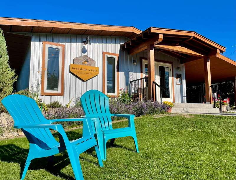 Okanagan Bee Tour, Wine Tasting and Lunch at Kelowna Winery - Why This Tour Is a Great Choice