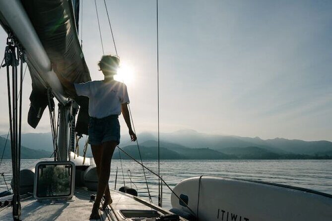 Okanagan Lake Sailing Tour from Penticton & Naramata BC - Discover the Magic of Okanagan Lake with a Sailing Tour from Naramata