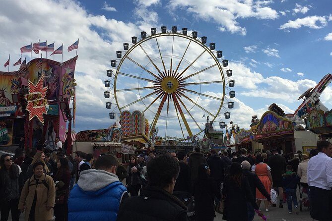 Oktoberfest Tour with table and unlimited beer - The Experience: Authentic, Fun, and Well-Organized