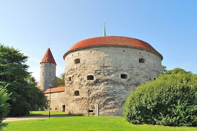 Old and Nowaday Tallinn Driving and Little Walking Private Tour - FAQ