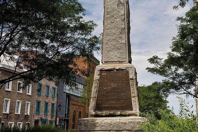 Old Montreal self-guided walking tour & scavenger hunt - A Deep Dive into the Experience