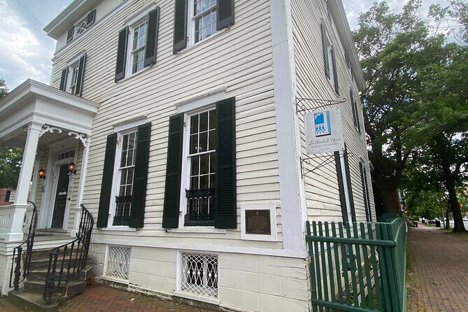 Old Town Alexandria Guided Walking Tour with a Local - Who Should Book This Tour?
