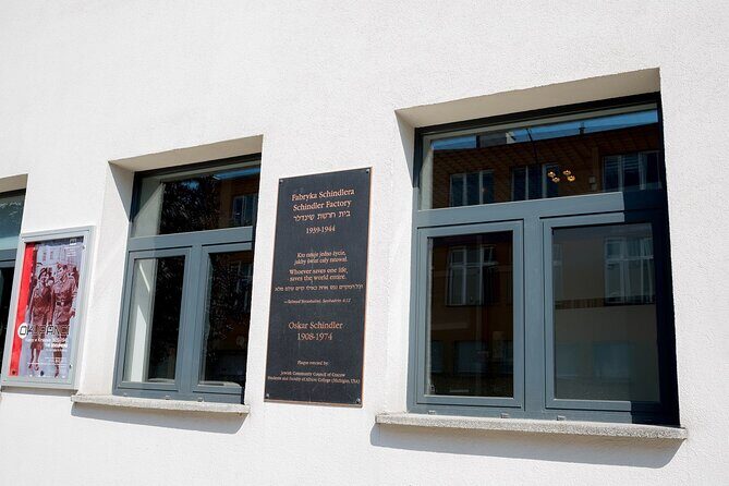 Old Town and Jewish Quarter by Golf Cart + Schindlers Factory Museum Guided Tour - Visiting Schindler’s Factory Museum: A Deep Dive into Wartime Krakow