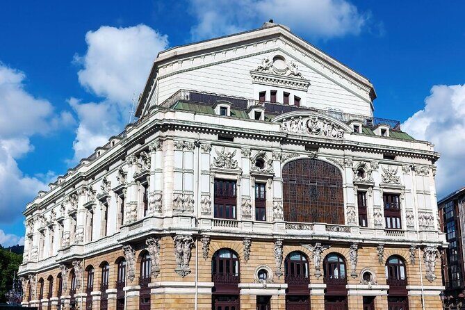 Old Town Bilbao Tour in small group - Key Points