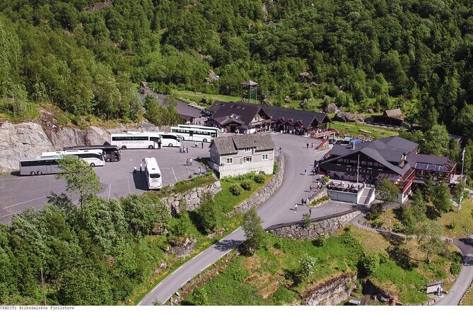 Olden 4 Hour Briksdal Glacier Tour in Briksdalsbreen - Key Points