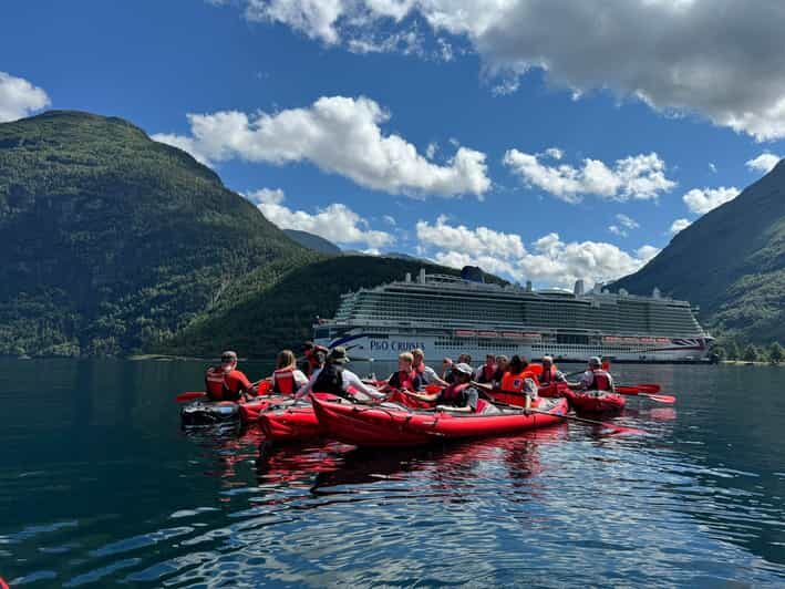 Olden: Experience Beginner-friendly Fjord Kayaking - A Practical Overview of the Kayaking Tour