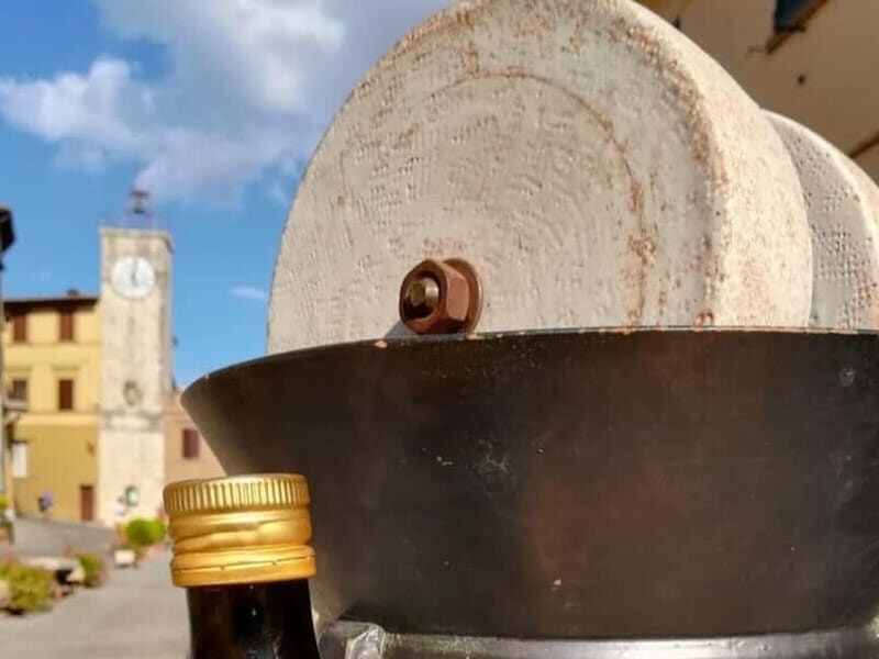 Olive Mill Tour with Oil and Food Tasting in Chianciano - The Gastronomic Tasting: A Feast of Local Flavors
