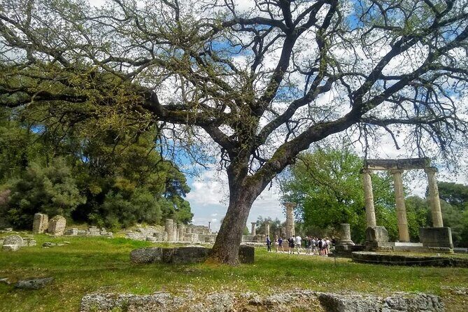 Olympia Skip-The-Lines private tour with official tourist guide - Who Should Consider This Tour?