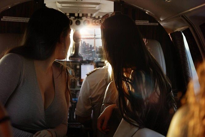 One hour Aerial Tour of Toronto and Niagara Falls with iflyTOTO - Discover the Experience: What to Expect