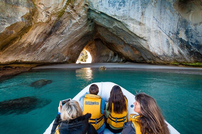One Hour Cathedral Cove Boat Tour in Hahei - FAQs