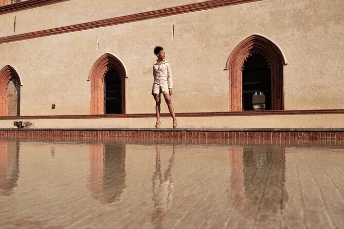 One hour of photo shooting in the center of Milan - Experience Logistics and Practical Details