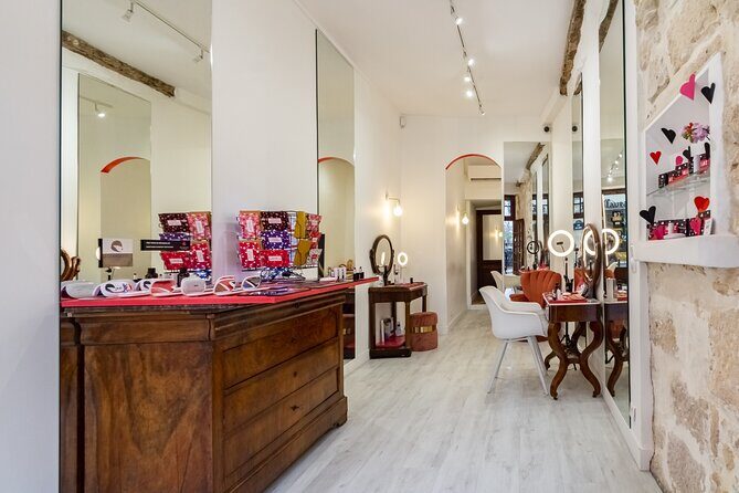 One-hour Private Makeup Class with a Pro Makeup Artist - What You Can Expect from the Makeup Class