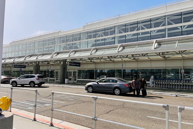 ONT Airport Pick up and Drop from to Hotels inside Ontario area - Reliable and Punctual Airport Transfers