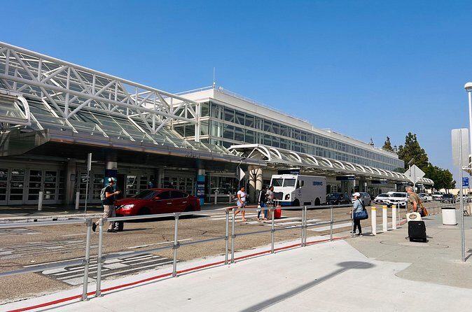 ONT Airport Pick up and Drop from to Hotels inside Ontario area - What to Expect on the Day