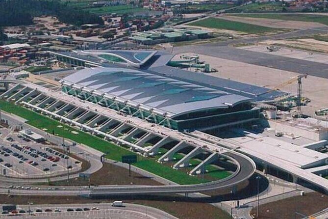 Oporto Airport: Private Arrival Transfer to Porto city hotels - What to Expect from the Porto Airport Private Transfer