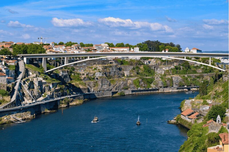 Oporto Tuk Tuk Tour: Among bridges and mysteries - 1.30h - Pricing and Value