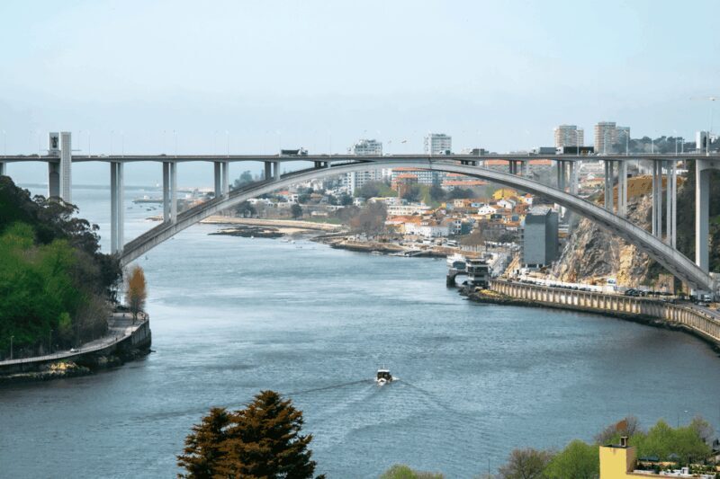 Oporto Tuk Tuk Tour: Among bridges and mysteries - 1.30h - Accessibility and Practicalities
