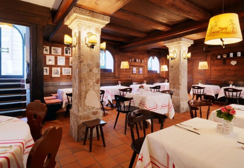 Original Sound of Music Tour with Schnitzel + Noodles - Key Points