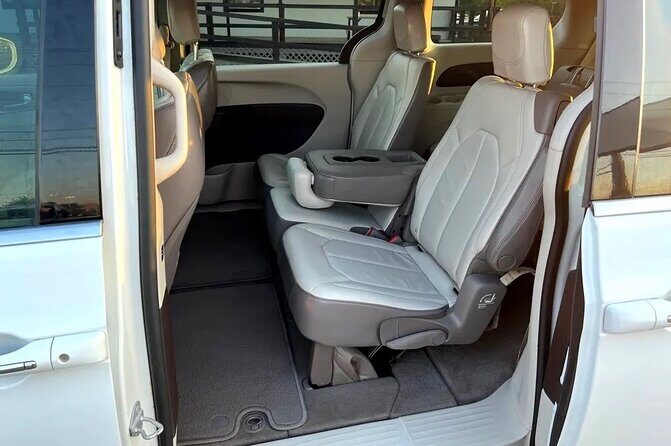 Orlando Car Rental Flexible Private Vehicle for Your Trip - Inside the Vehicle: What To Expect