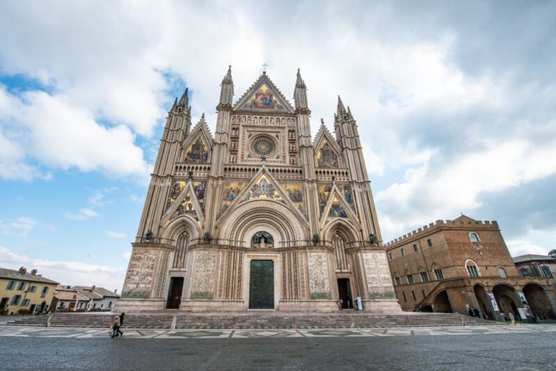 Orvieto Walking Tour including Duomo tickets - Climbing Torre del Moro for Panoramic Views