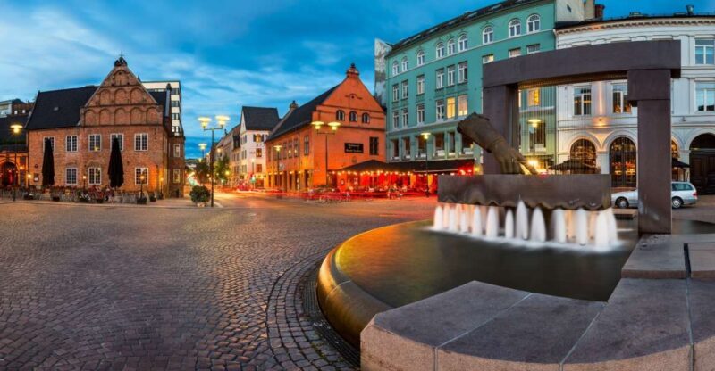 Oslo: Historic Myths & Legends Evening Walking Tour - Key Points